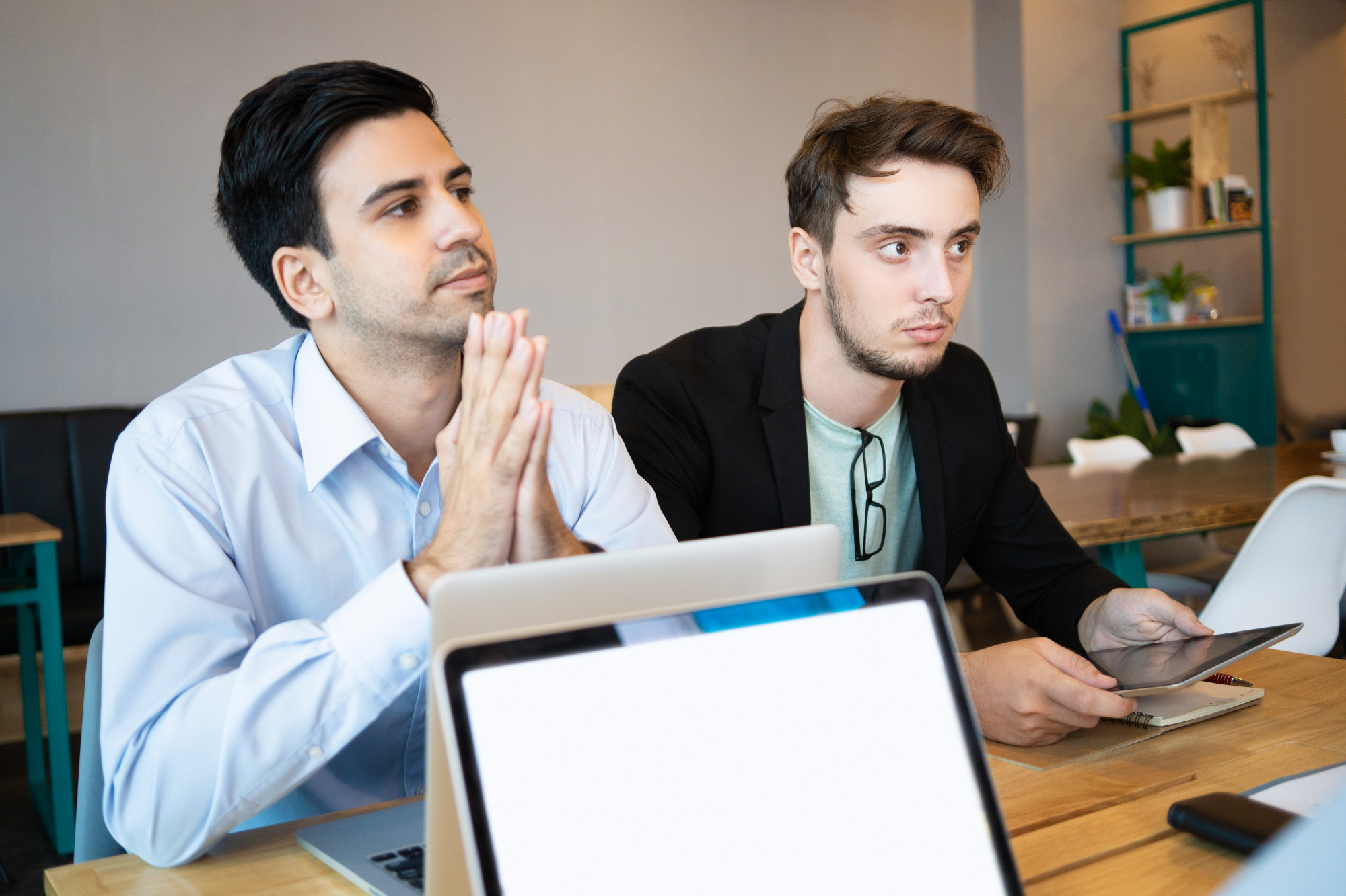 How To Decide Between Two Job Offers - Hands HR